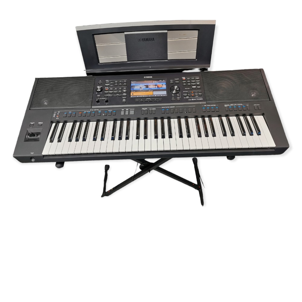 Like New Yamaha PSR SX700 keyboard - Own4Less